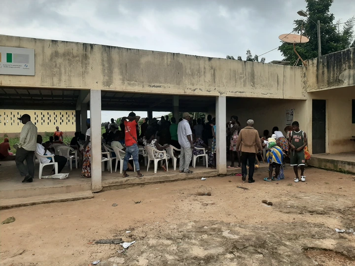 Carte CMU : le chef de protocole de la Première dame fait bouger les ...