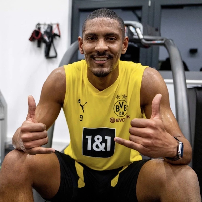 Borussia Dortmund confirms the return of Sebastian Haller to training ...