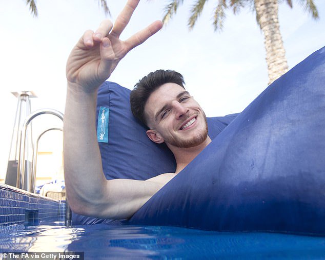 Jude Bellingham, Harry Maguire and other England players enjoys their ...