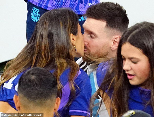 Lionel Messi and his Argentine team mates show PDA with their WAGS ...