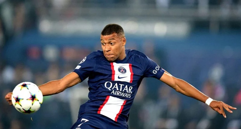 Meet PSG Star Kylian Mbappe Parents And Brothers (Photos) - Report Minds