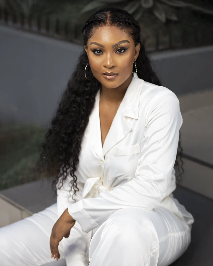 Osas Ighodaro Shows Off Her Beauty In White Outfit