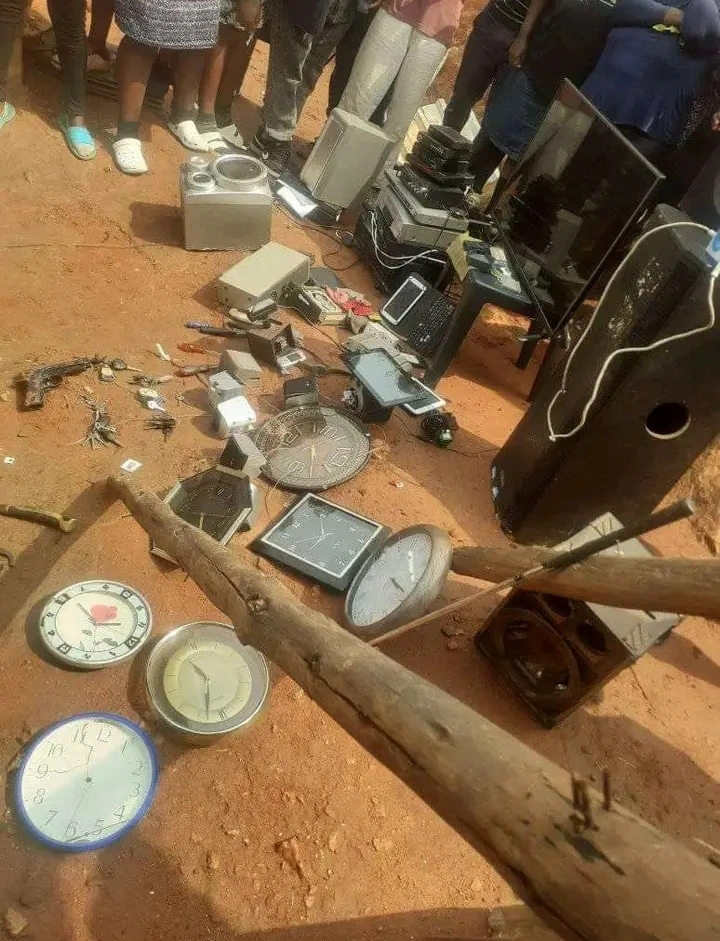 Angry Mob Torches RDP House Belonging To Burglary Suspect Terrorising ...